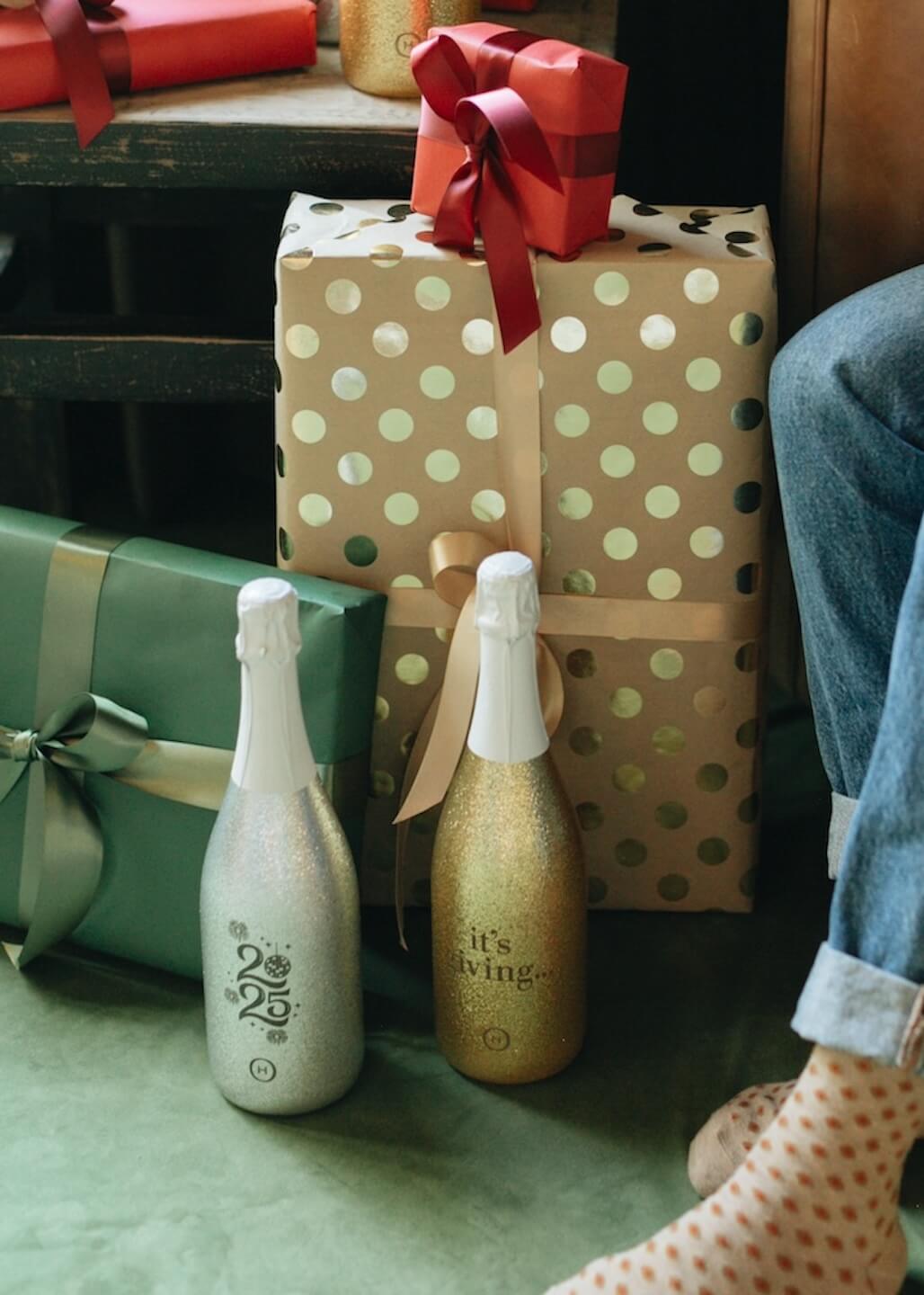 It's Giving Gold Shimmer – ONEHOPE Wine